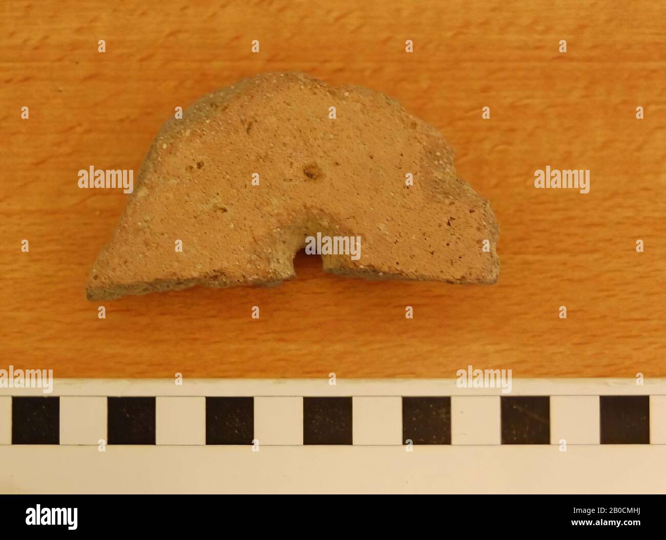 Round earthenware spindle hi-res stock photography and images - Alamy