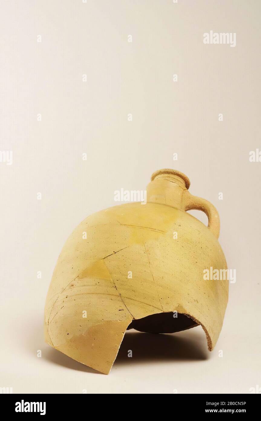 Belly fragment jar hi-res stock photography and images - Alamy