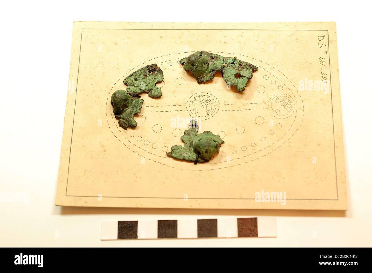 Old Europe, fibula, fragment, metal, bronze, 4.0 x 1.6 x 1.1 cm ...