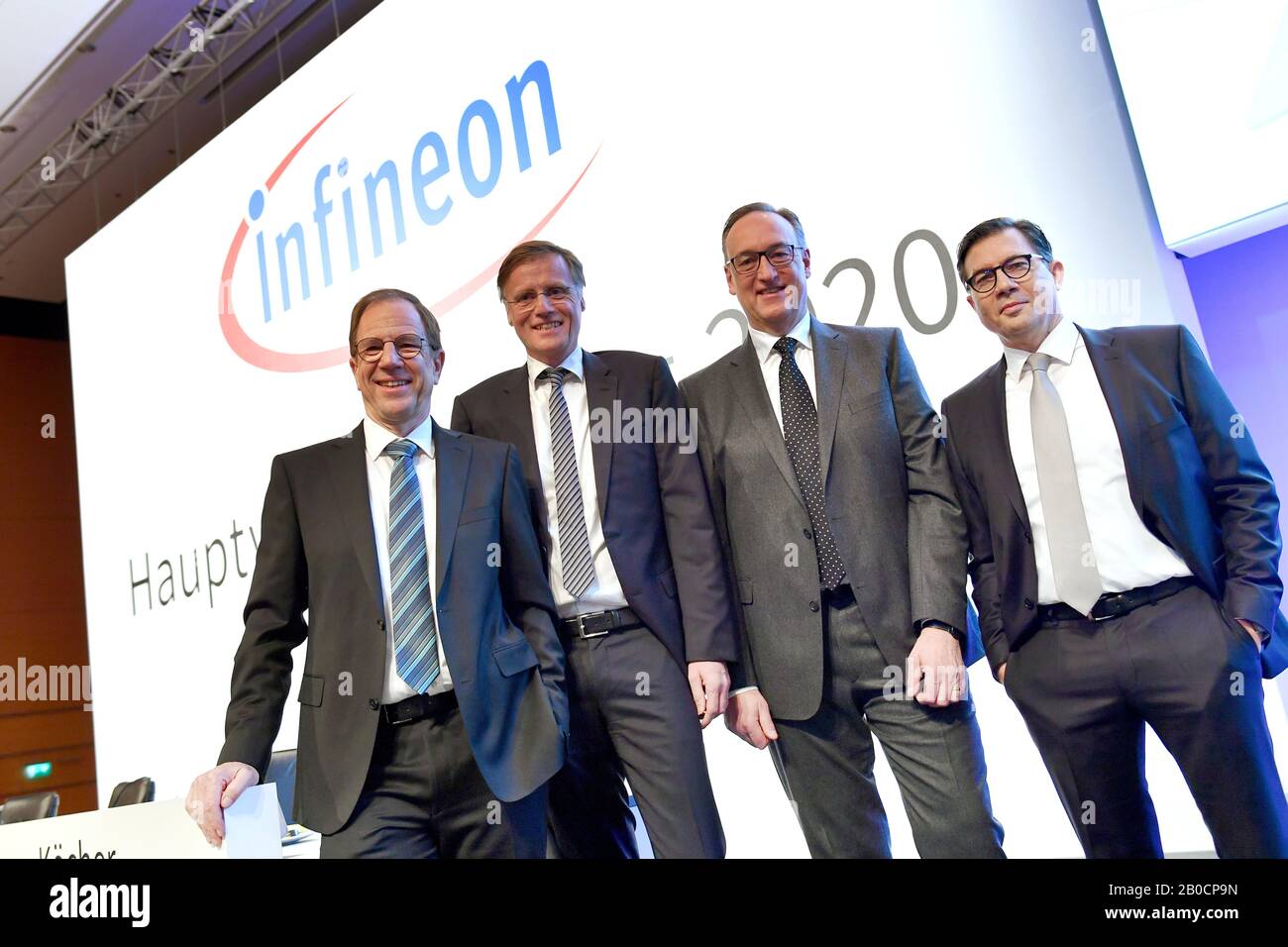 v.li:Dr. Reinhard Ploss (Chairman of the Management), Jochen Hanebeck ...