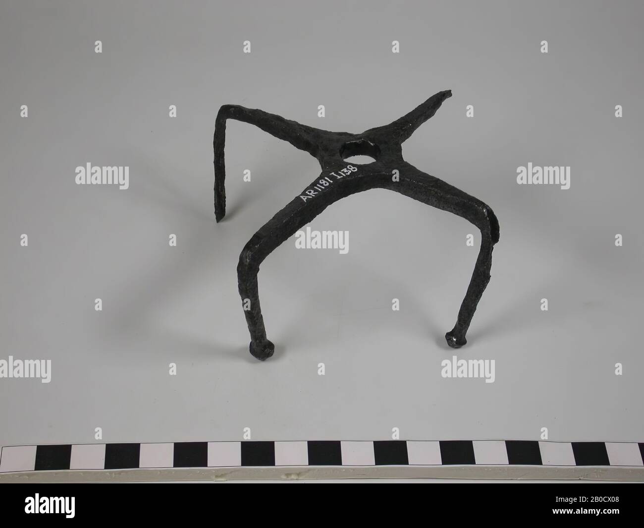 Base pins hi-res stock photography and images - Alamy