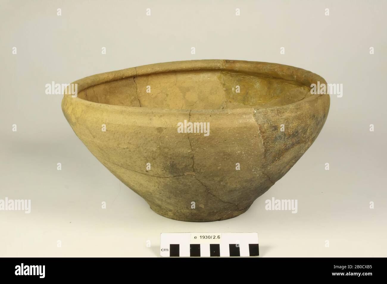 Roman cooking pot hi-res stock photography and images - Alamy