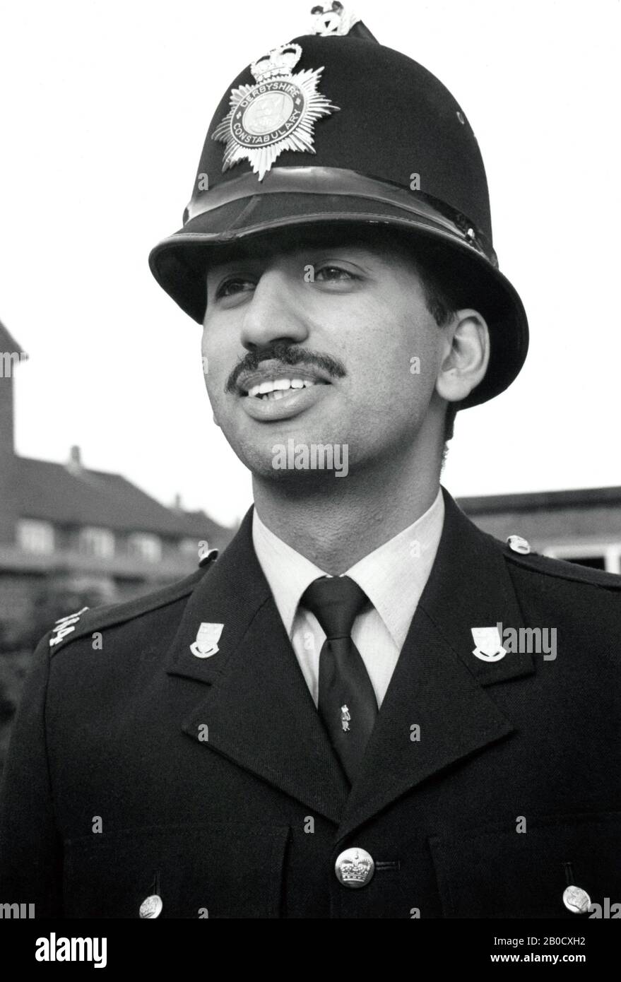 1990 uk policeman hi-res stock photography and images - Alamy