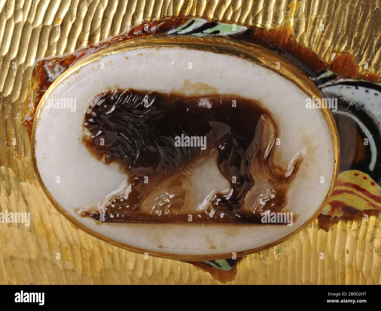 Curled up tail hi-res stock photography and images - Alamy