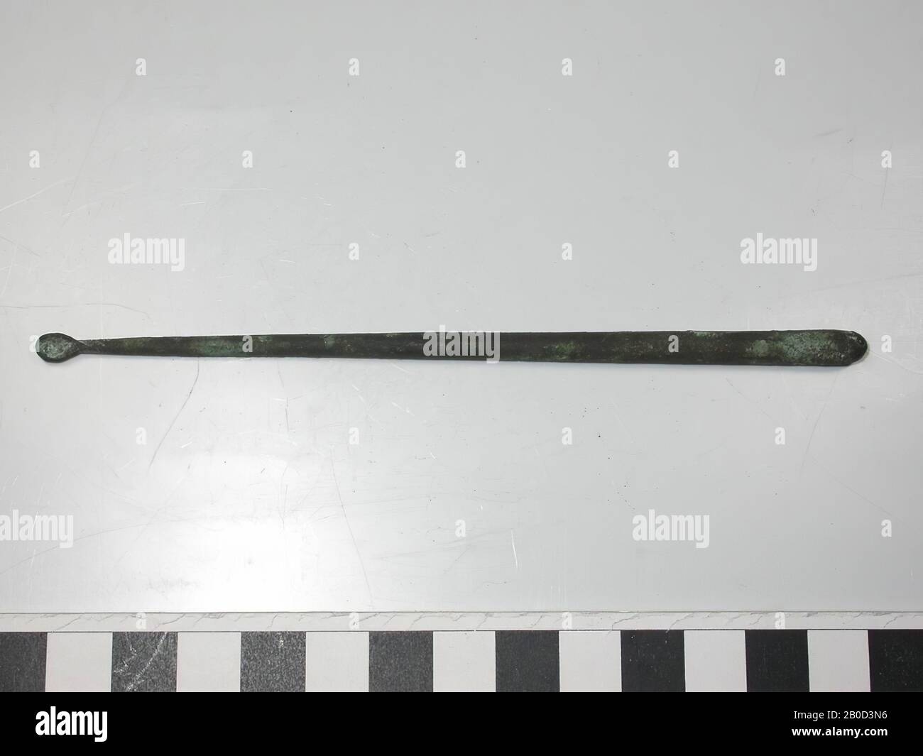 brushstroke, spoon shape, kohl pipe, brushstroke, bronze, 13.6 cm (5 3 ...