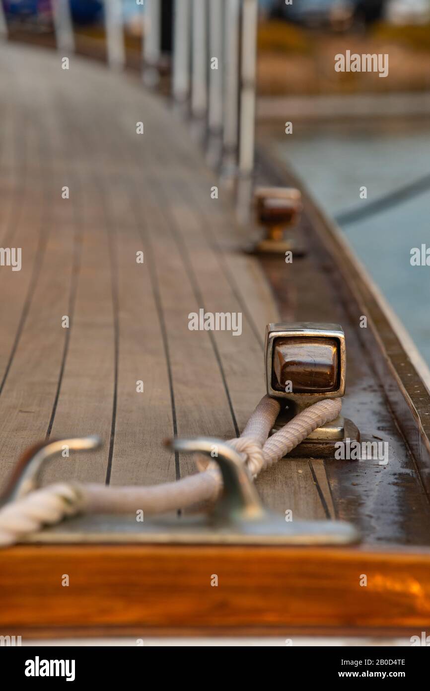 Decking rope hi-res stock photography and images - Alamy