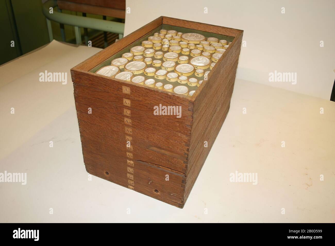 roofing, wood, cardboard, plaster, Color: brown and olive green, white ...