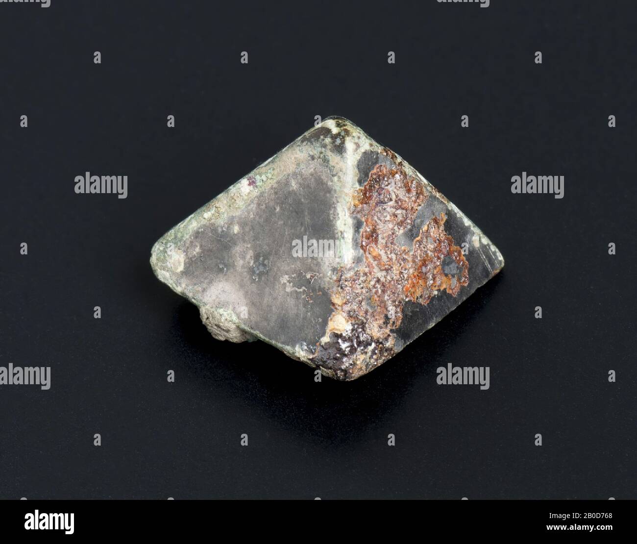 Hollow pyramid hi-res stock photography and images - Alamy