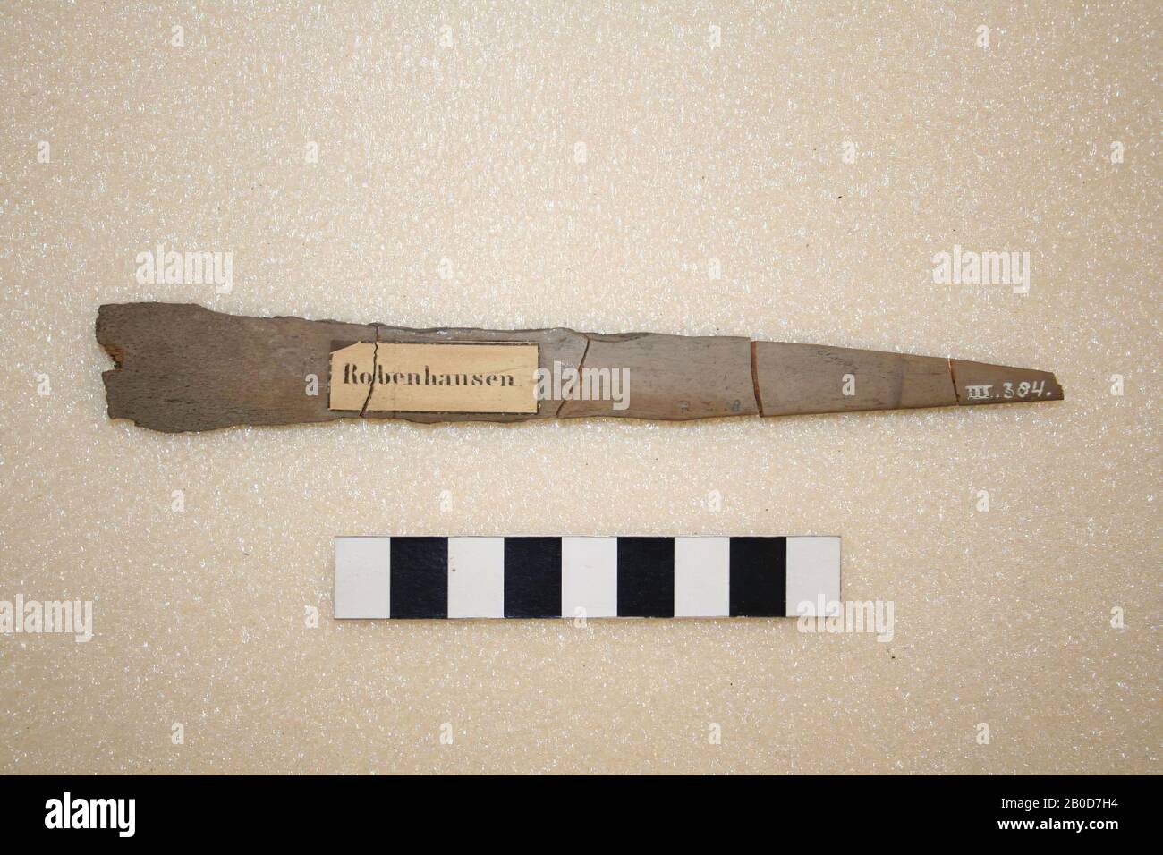 Missing leg hi-res stock photography and images - Alamy