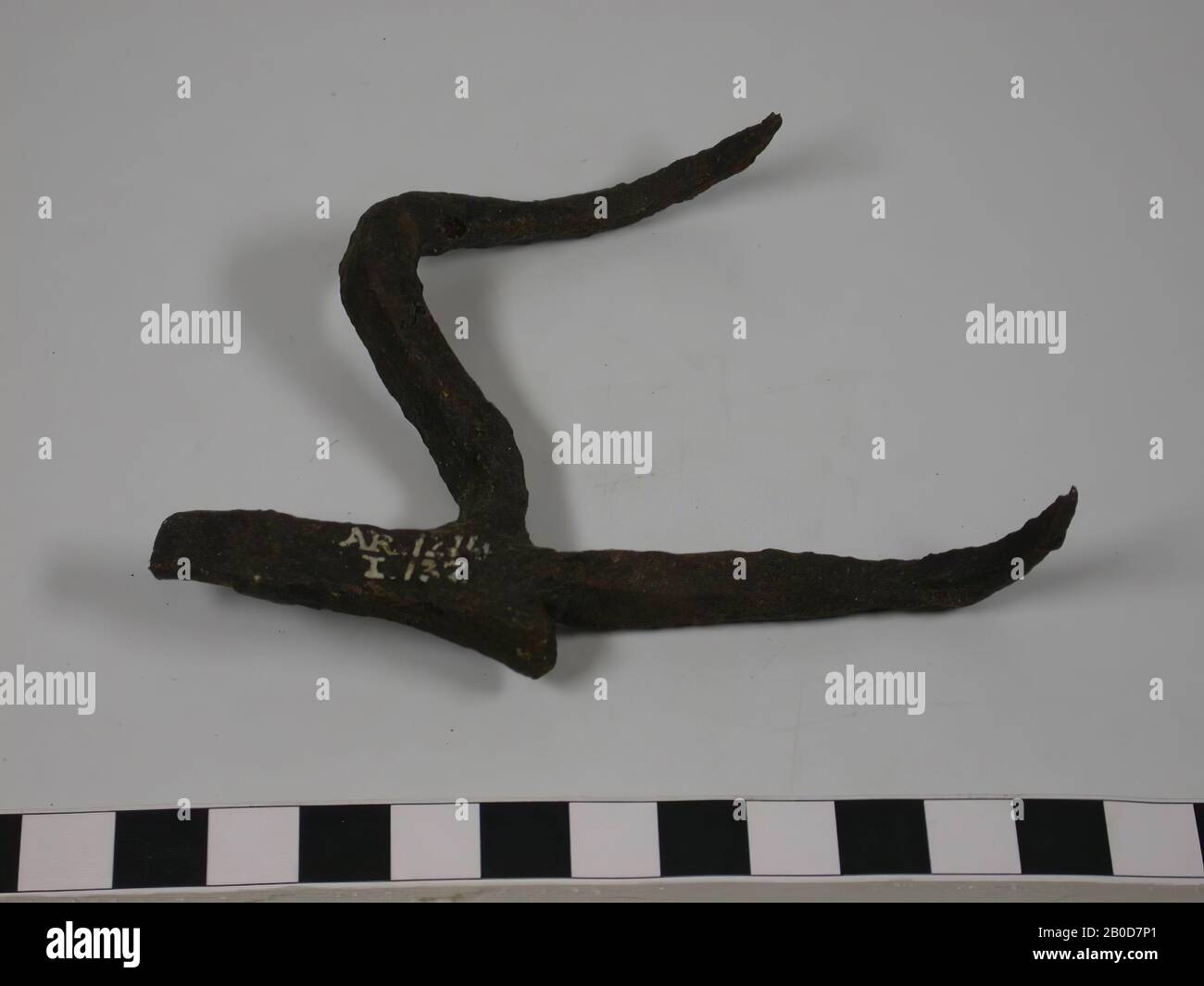 The iron claw hi-res stock photography and images - Alamy