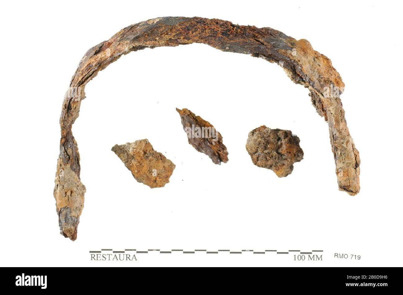 plane, half round, parts of both angels are missing, planed, half round ...