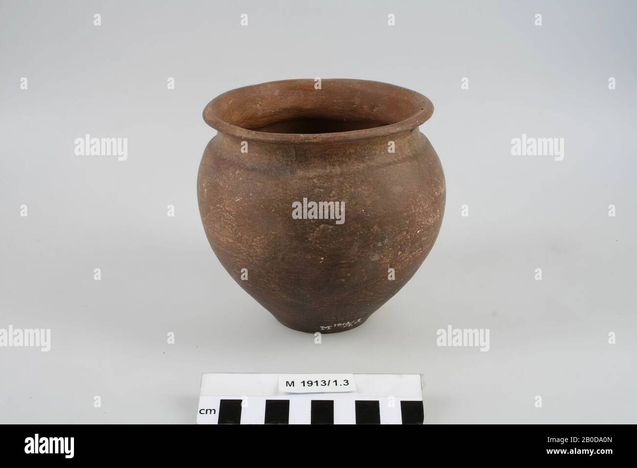 Small chip from the edge., Casting, pot, plaster, h: 12 cm, diam: 13 cm ...