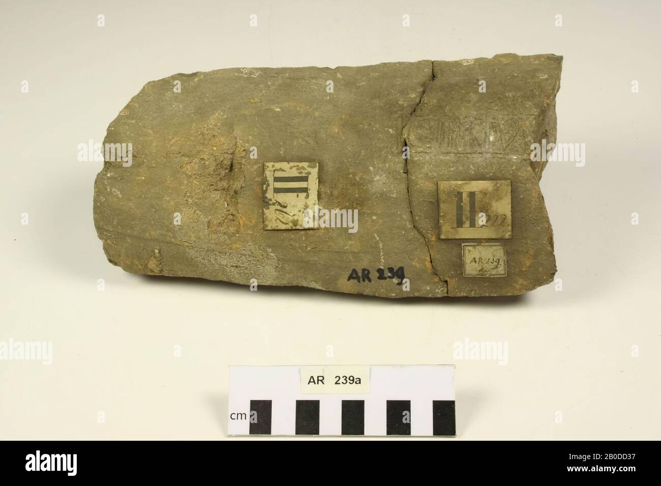 Bonding tile hi-res stock photography and images - Alamy