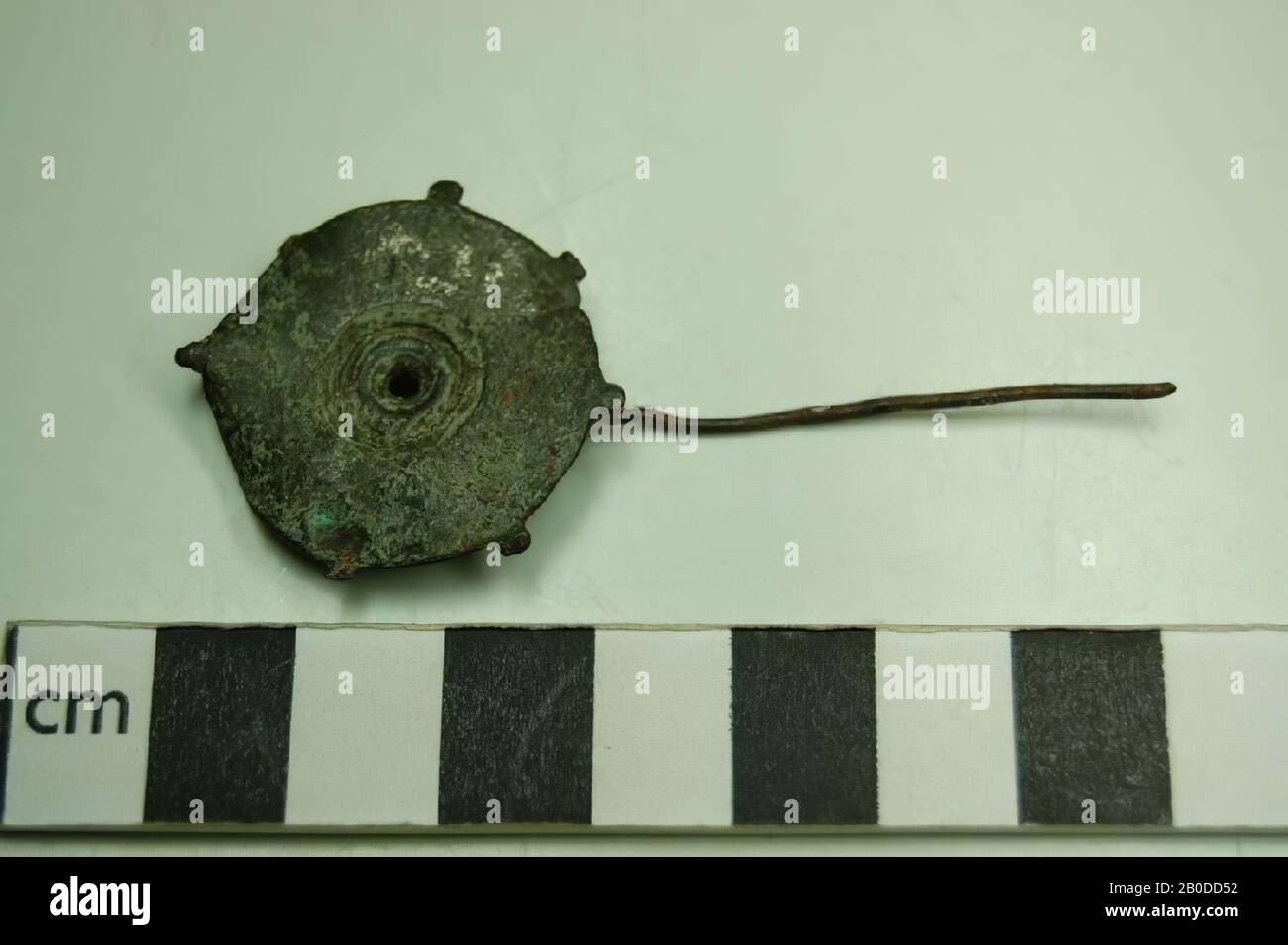 Around bronze disc fibula hi-res stock photography and images - Alamy