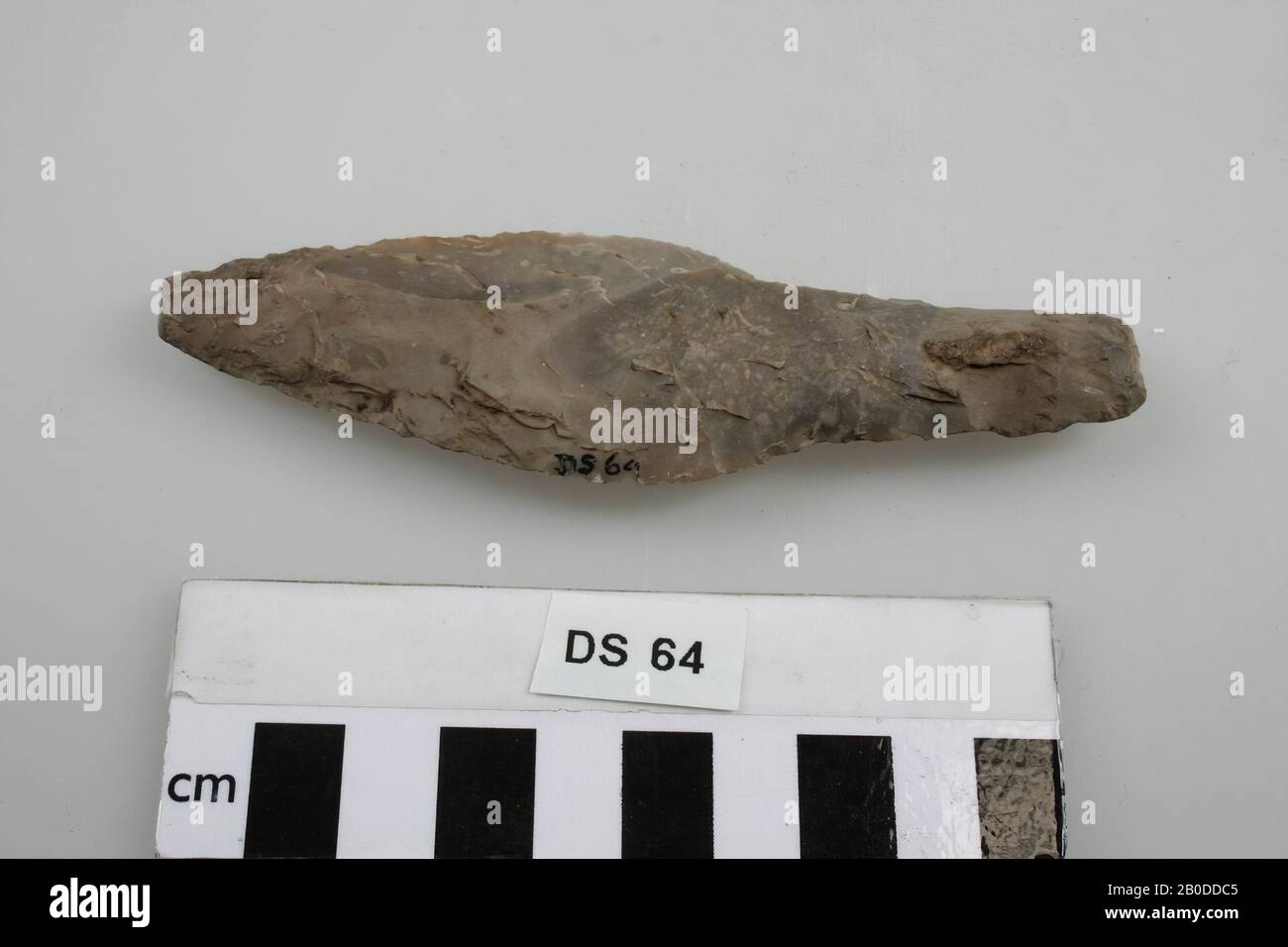 Lance point, point missing, lance, stone, flint, 1 x 3.3 x 11.7 cm ...