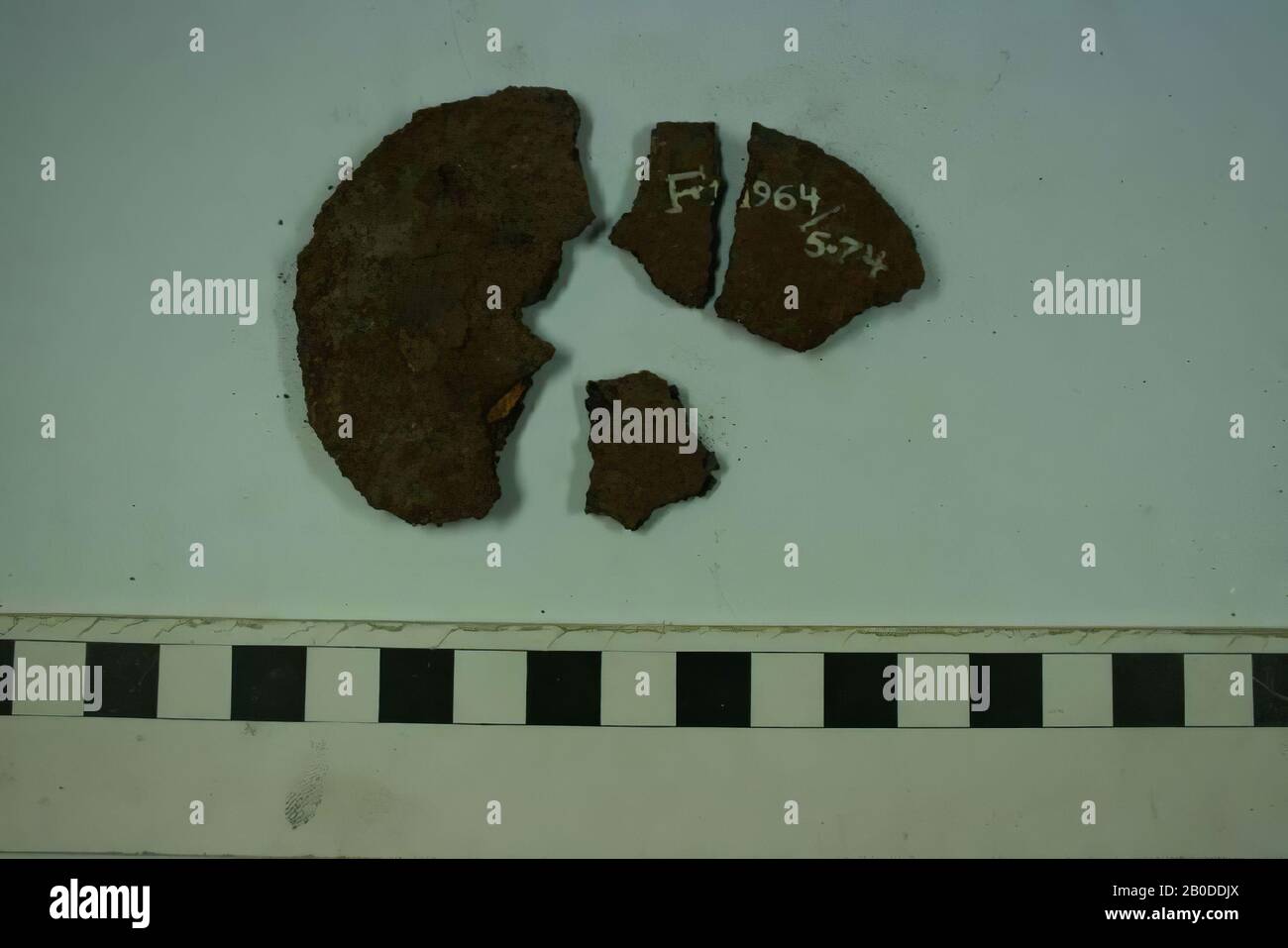 disc, round, flat, perforated, round flat disc with oblong opening, in ...