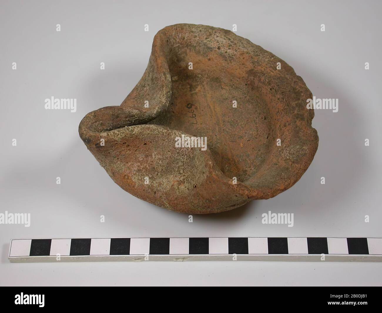 Large round foot hi-res stock photography and images - Alamy