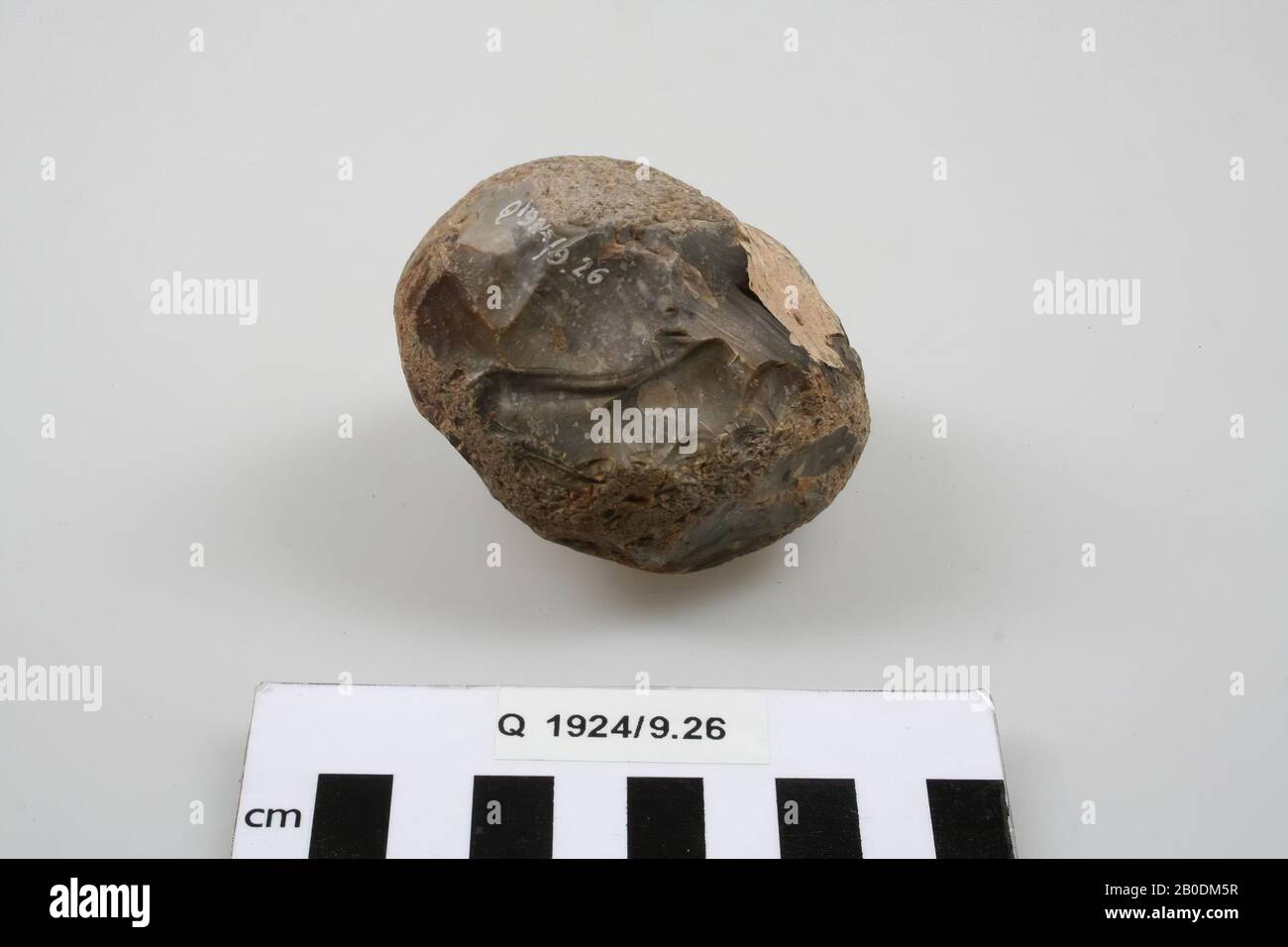 Old Europe, knock stone, stone, flint, h, 5.4 cm, diam, 7.5 cm ...