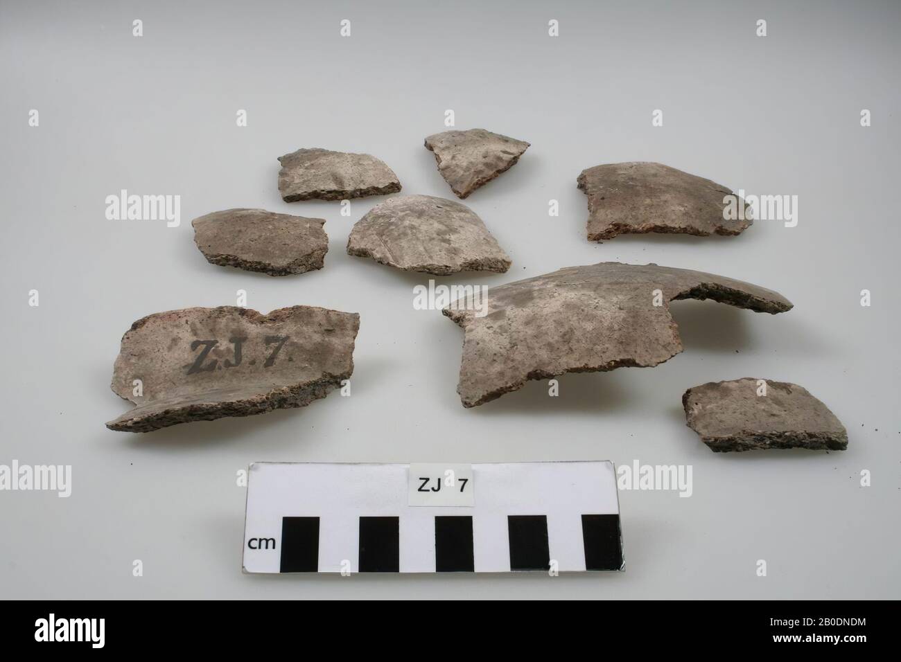 Old Europe, pot, shards, earthenware, 12.2 x 7.9 cm, largest shard ...