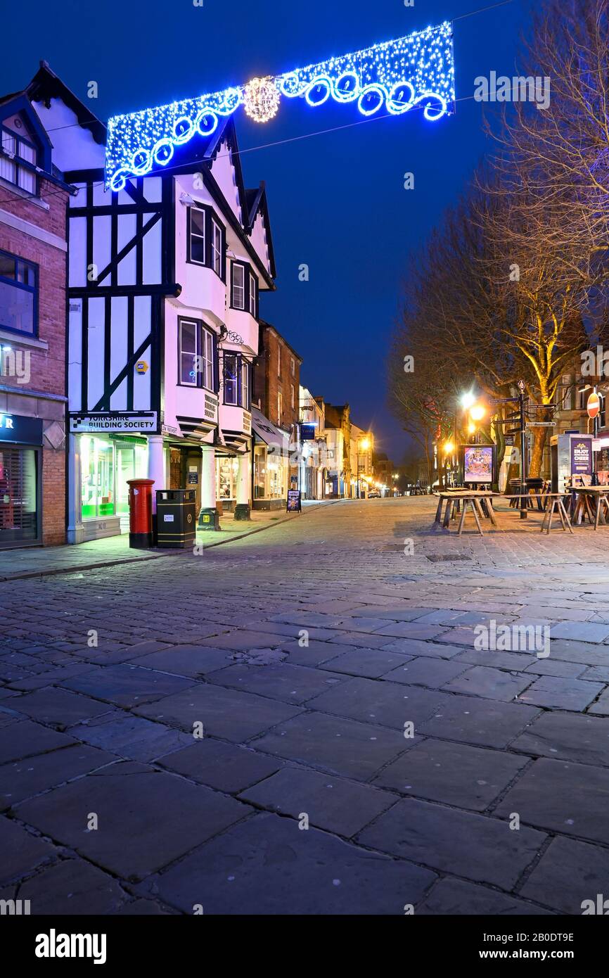 Chesterfield town christmas lights night hi-res stock photography and ...