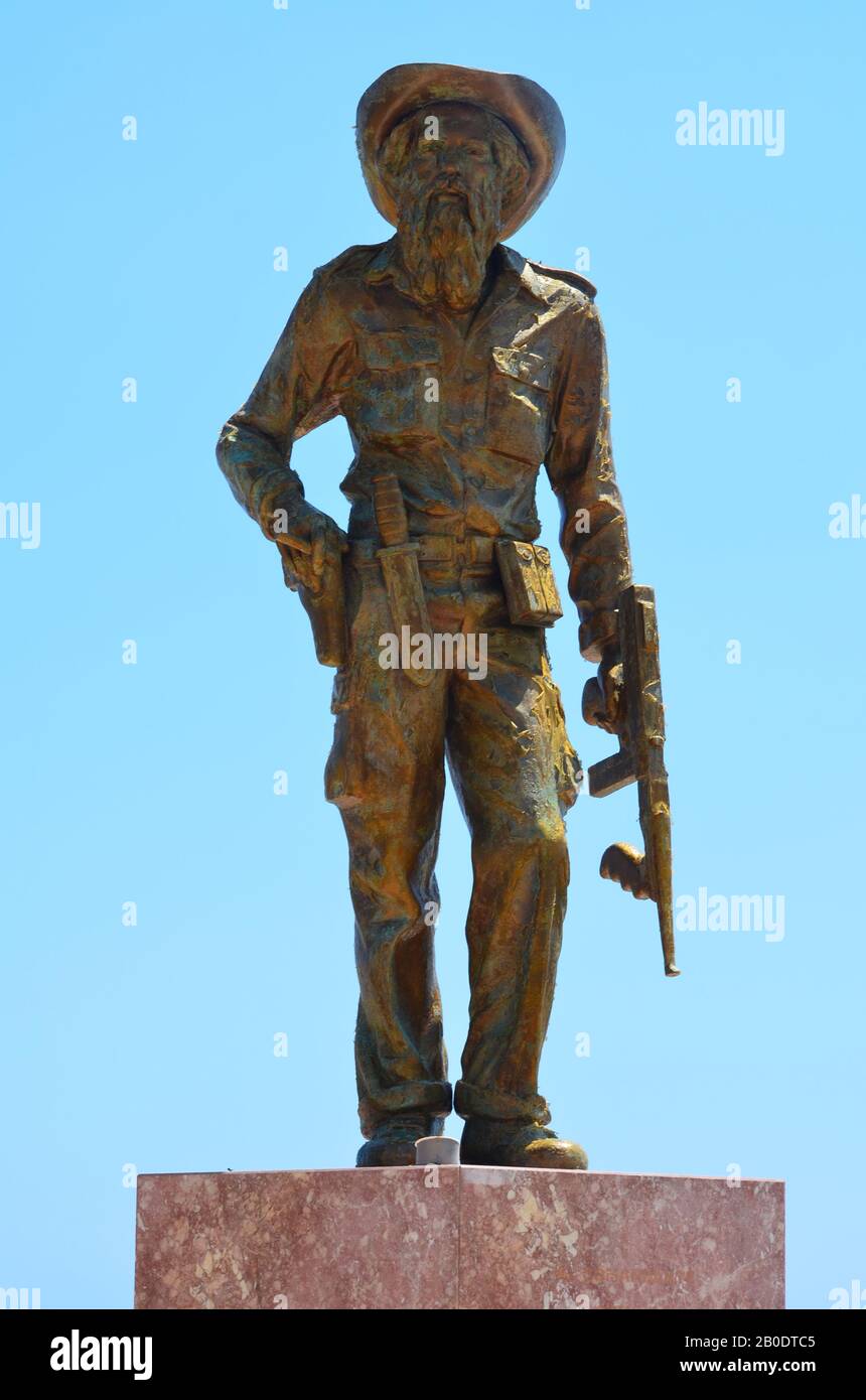 Bronze statue of the venerated Cuban revolutionary Camilo Cienfuegos ...