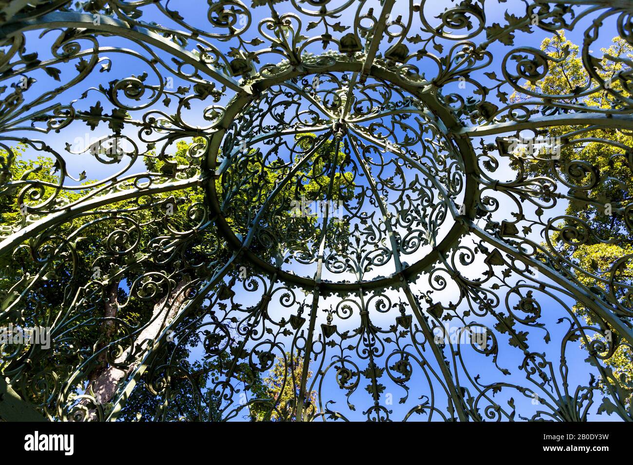 Round garden dome hi-res stock photography and images - Alamy