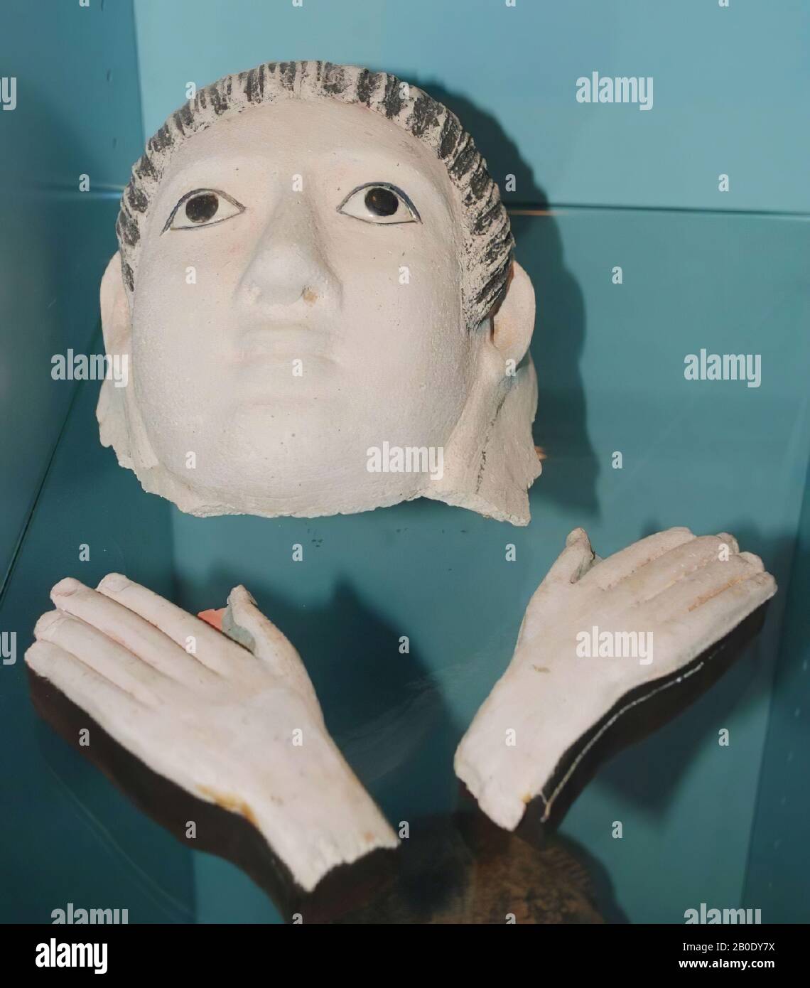 Mummy mask hi-res stock photography and images - Alamy