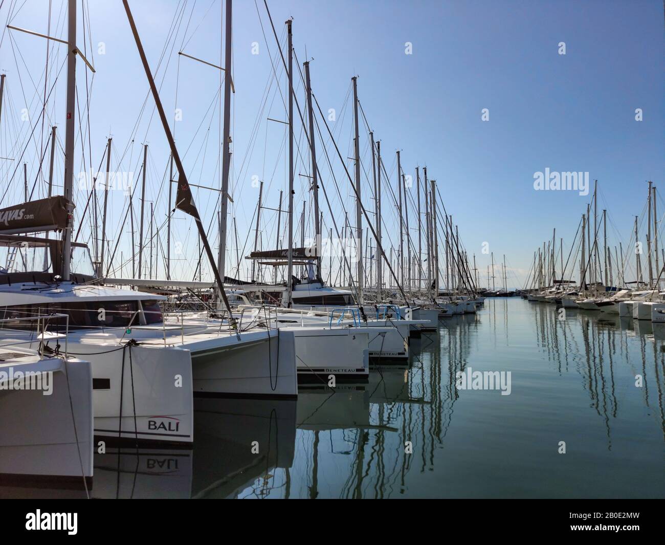 White vessels hi-res stock photography and images - Alamy