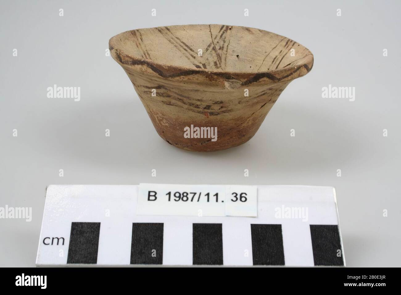 Ancient Near East, crockery, earthenware, handmade, H 5-4.6 cm, D 9.8 ...