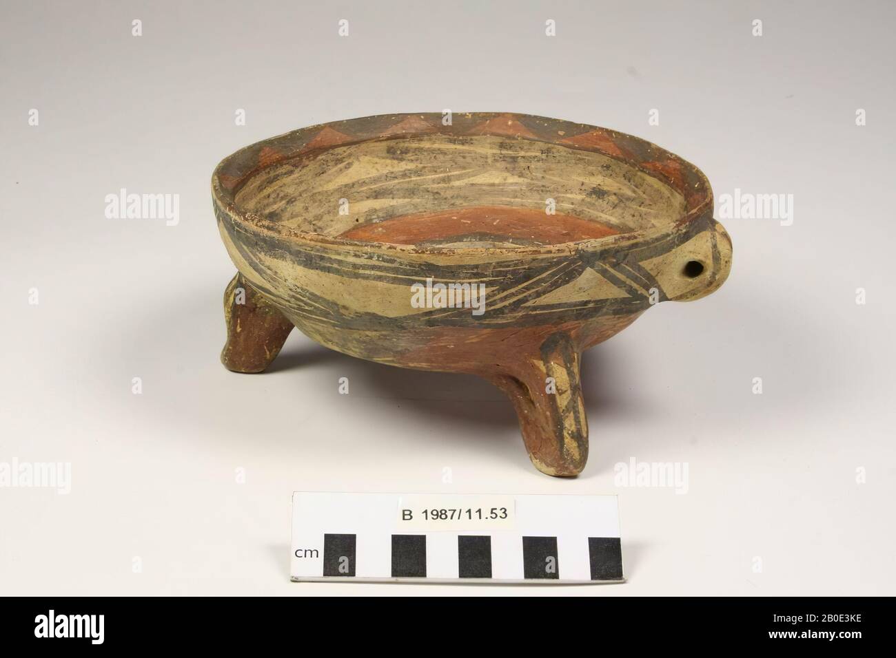 Ancient Near East, crockery, earthenware, handmade, H 8.4 cm, D 18 cm ...