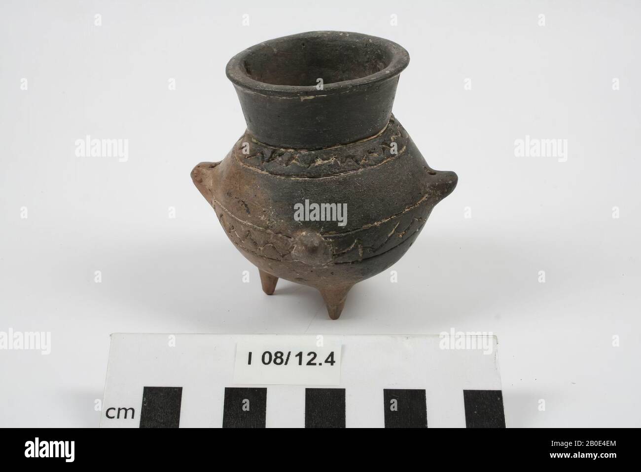 Simple incised decoration hi-res stock photography and images - Alamy