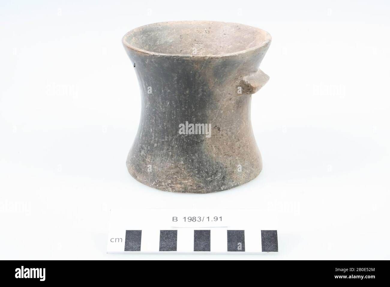 Hourglass shaped cup hi-res stock photography and images - Alamy