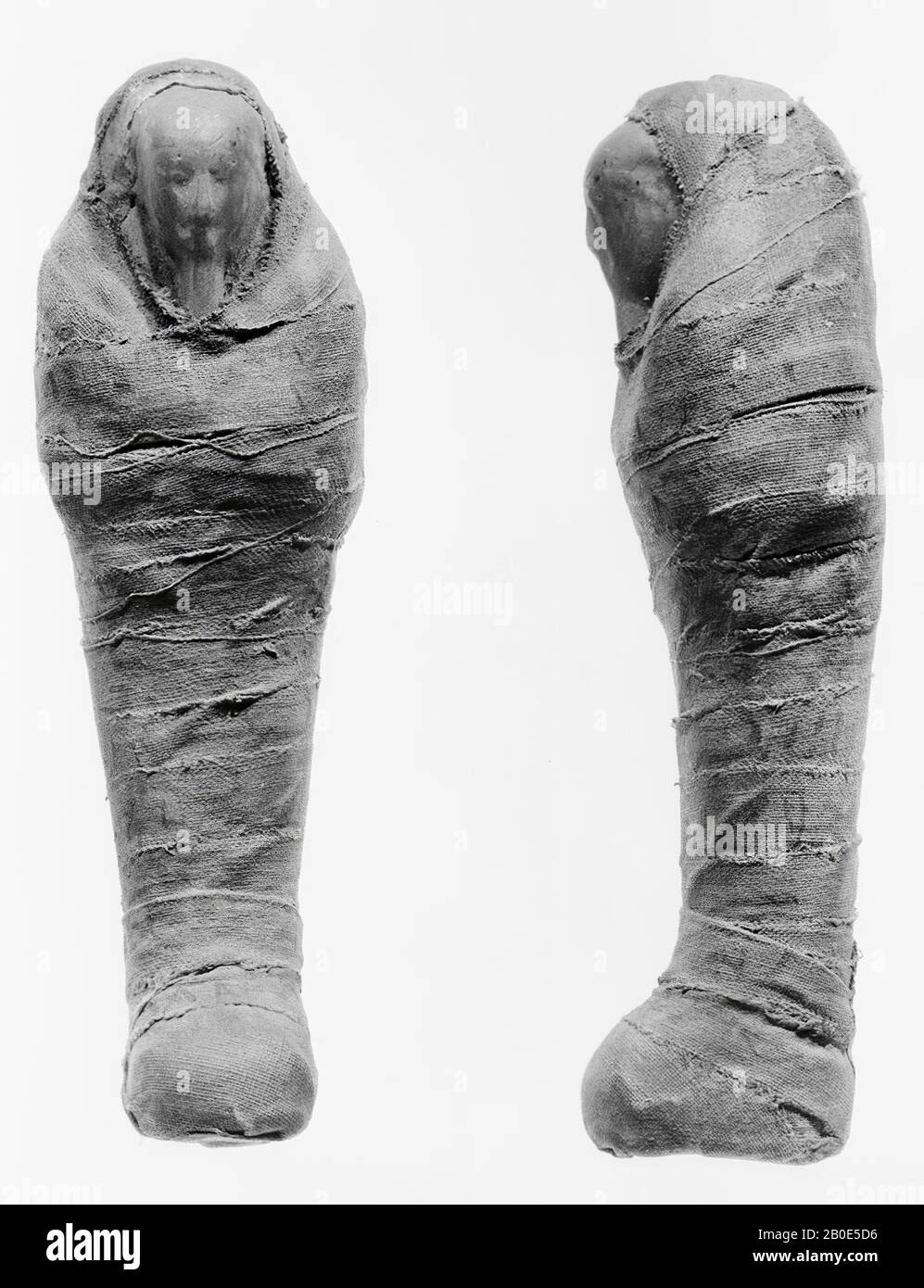 Modern mummy hi-res stock photography and images - Alamy