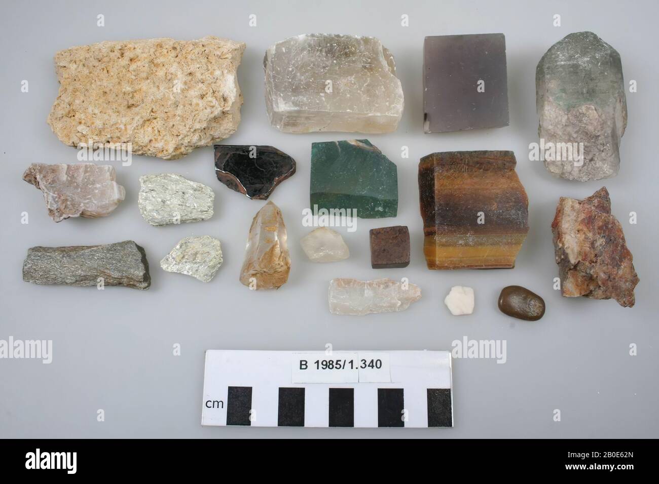 33 polished semi-precious stones, stone, stone, 9 x 6 x 1.5 cm (largest ...