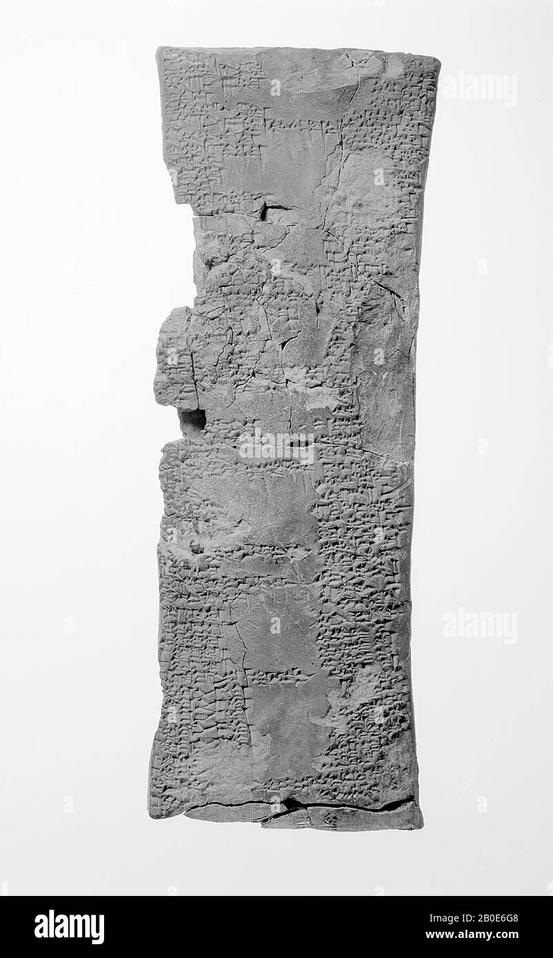 Epic of gilgamesh clay tablet hi-res stock photography and images - Alamy