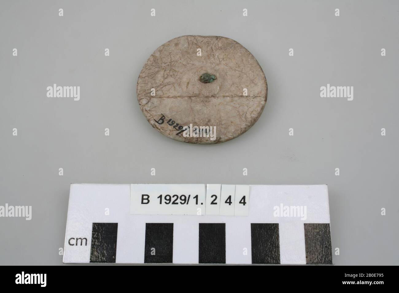 Disc shaped flat stone hi-res stock photography and images - Alamy