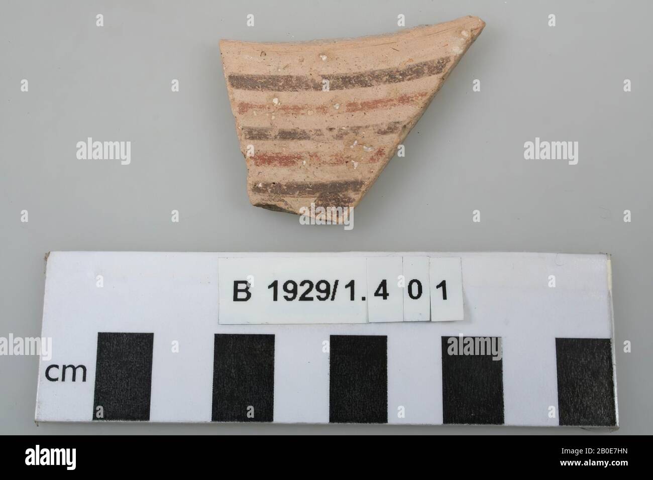 Bronze age red pottery hi-res stock photography and images - Alamy