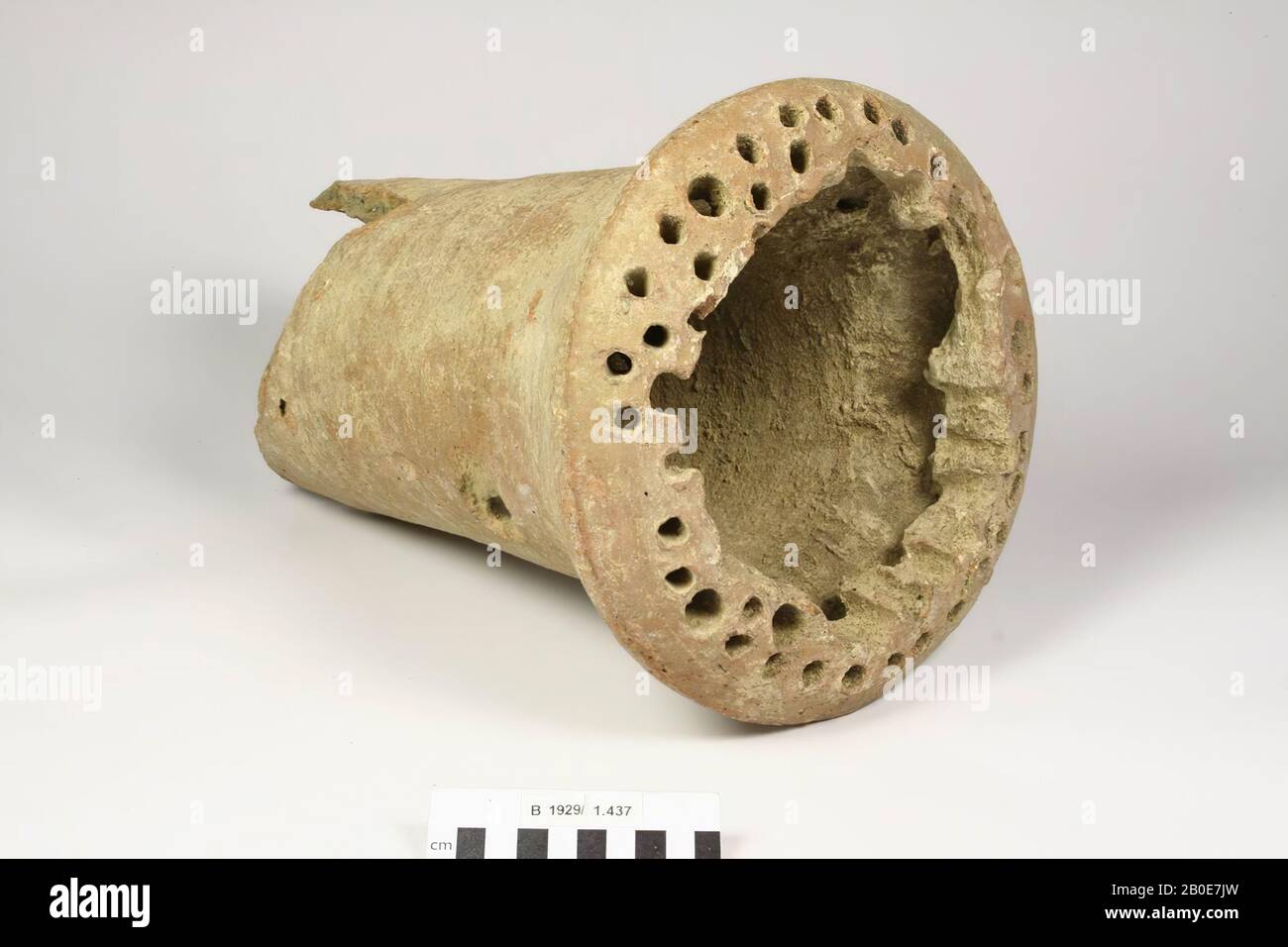 crockery, earthenware, H 38 cm, D 24.2 cm, Iron Age 1150-586 BC ...