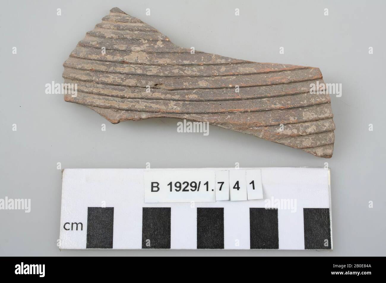 An earthenware shard, tableware, earthenware, B 11 cm, Roman Period ...