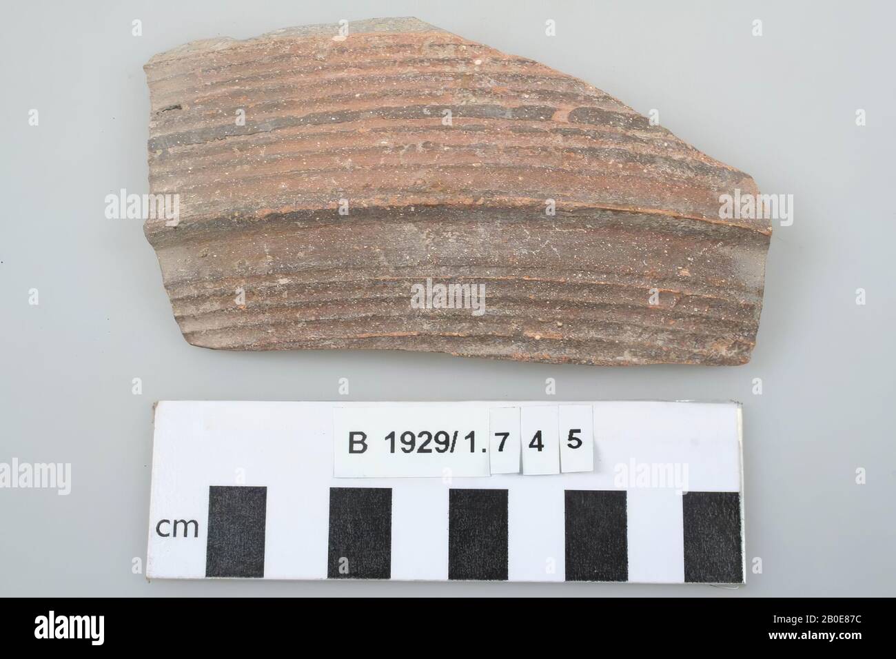 An earthenware shard, tableware, earthenware, B 11 cm, Roman Period ...