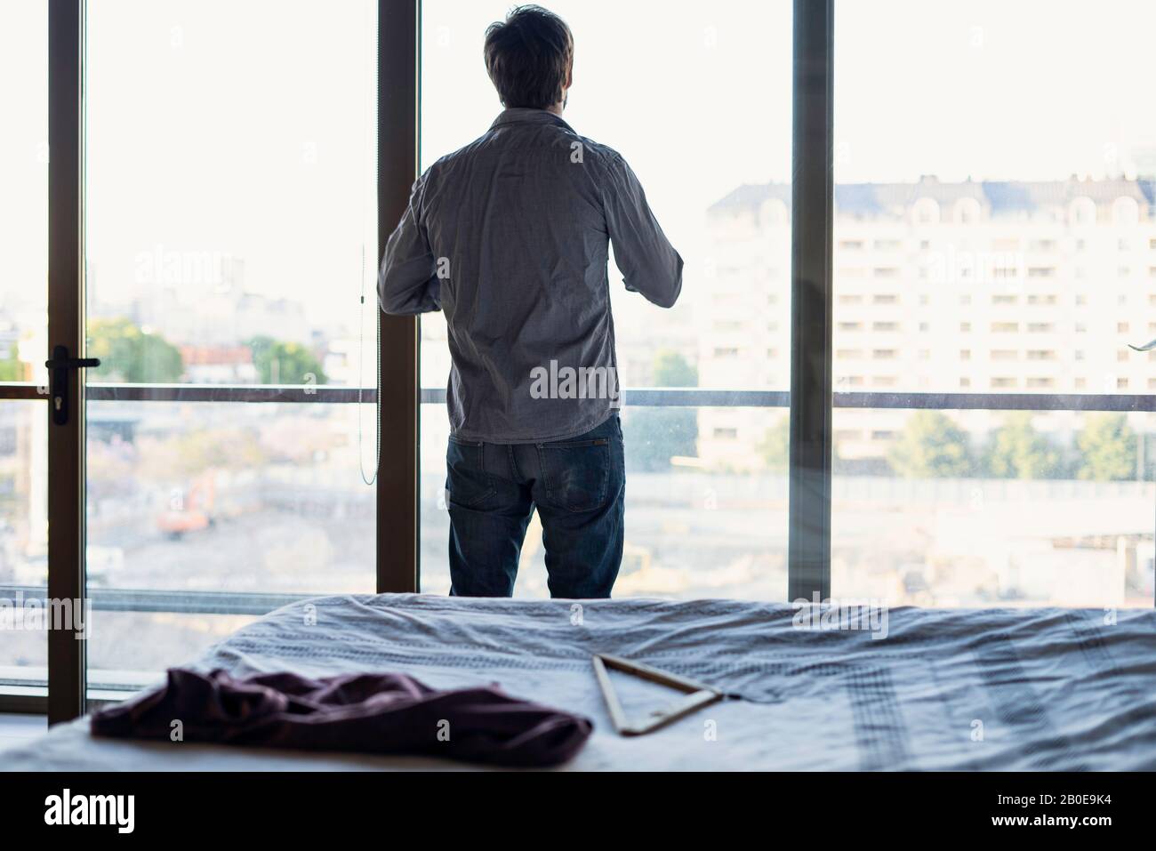 Man getting dressed hi-res stock photography and images - Alamy