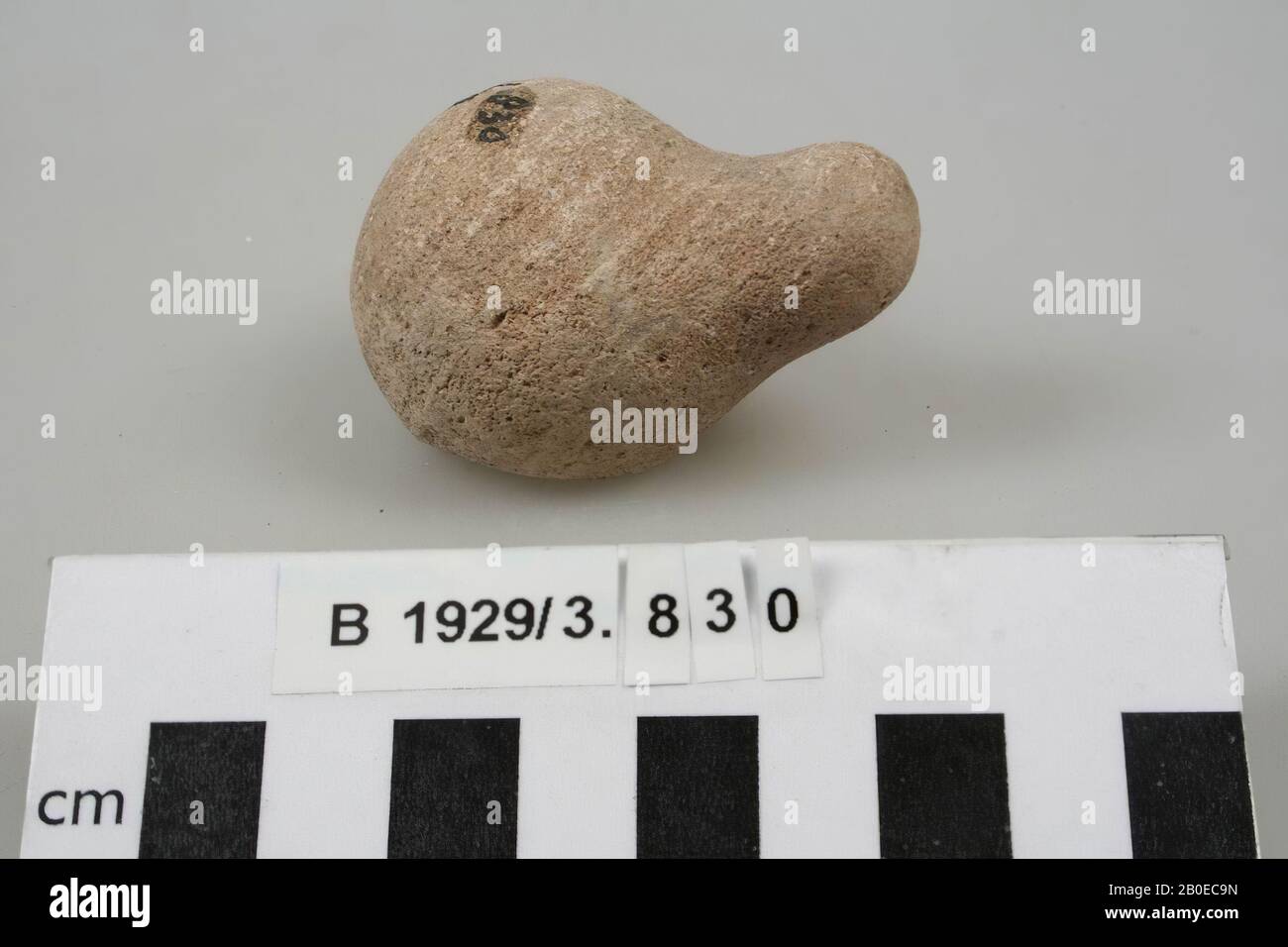 A pear shaped stone. Function unknown., Stone, stone, flint, L 6.5 cm ...