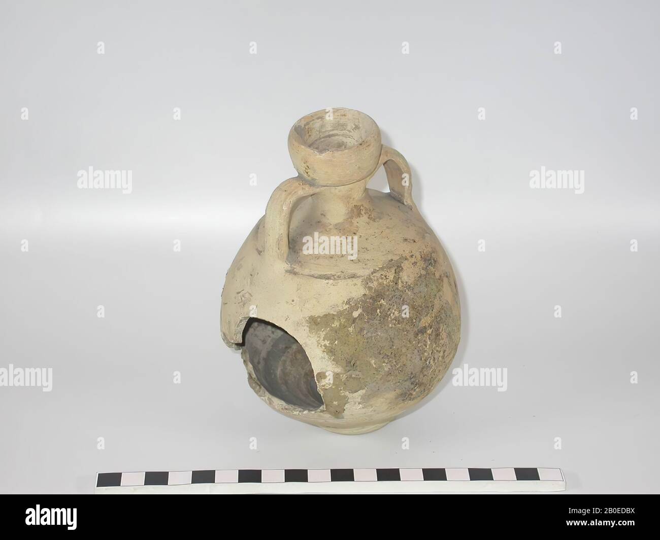 Smooth walled pottery pottery hi-res stock photography and images - Alamy