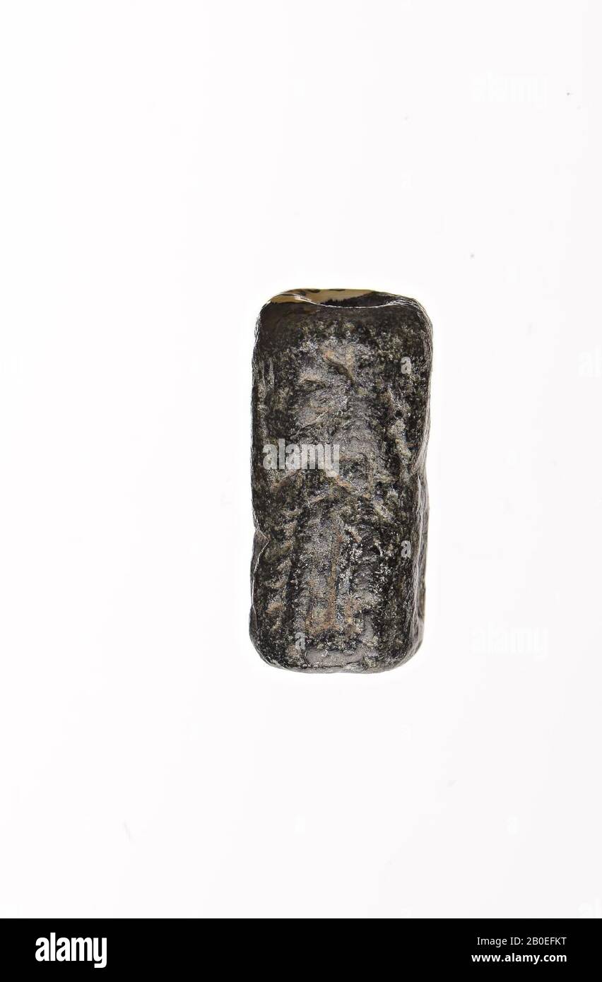 Seated figure opposite hi-res stock photography and images - Alamy