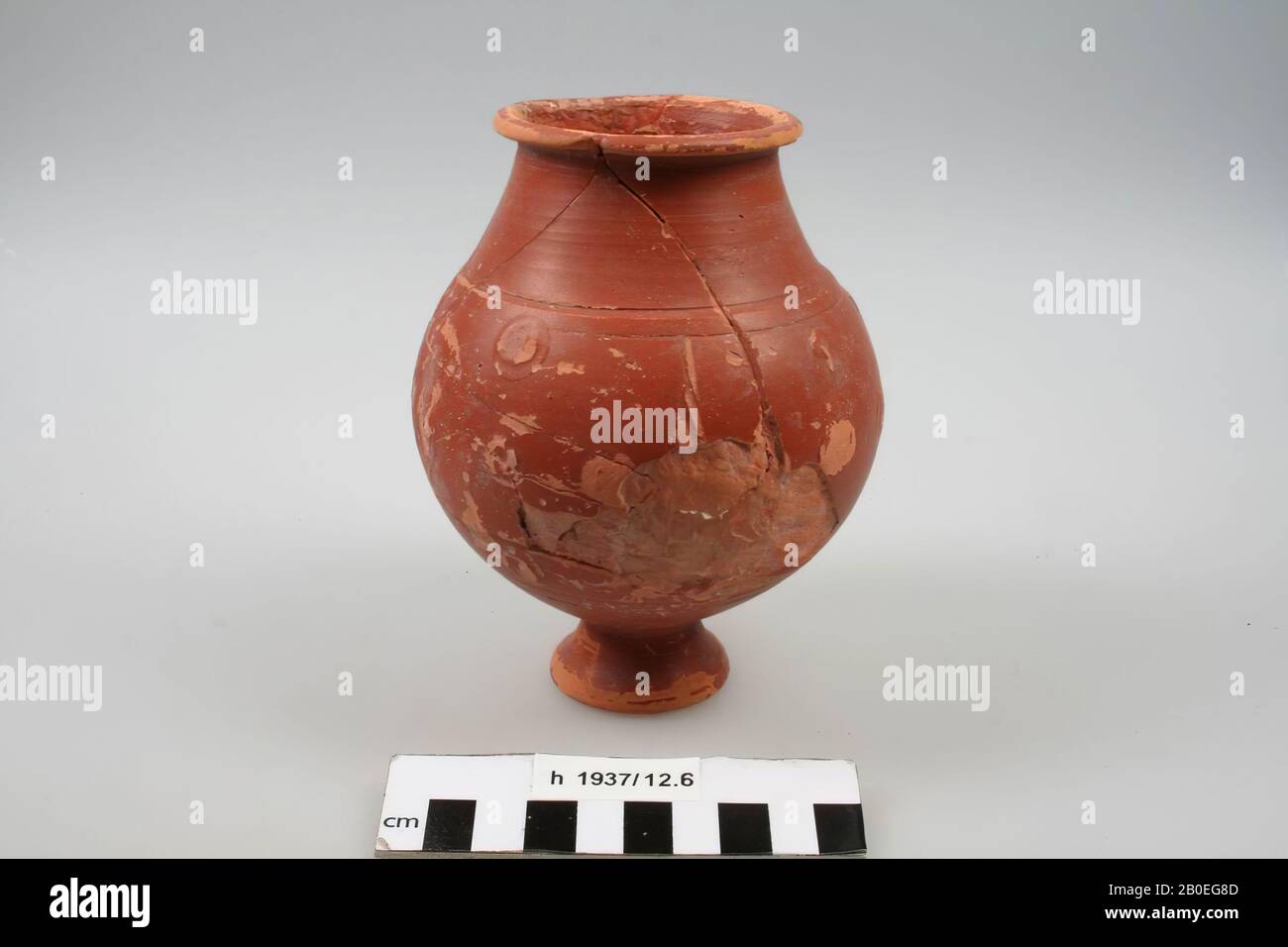 Worn barbotine decoration hi-res stock photography and images - Alamy