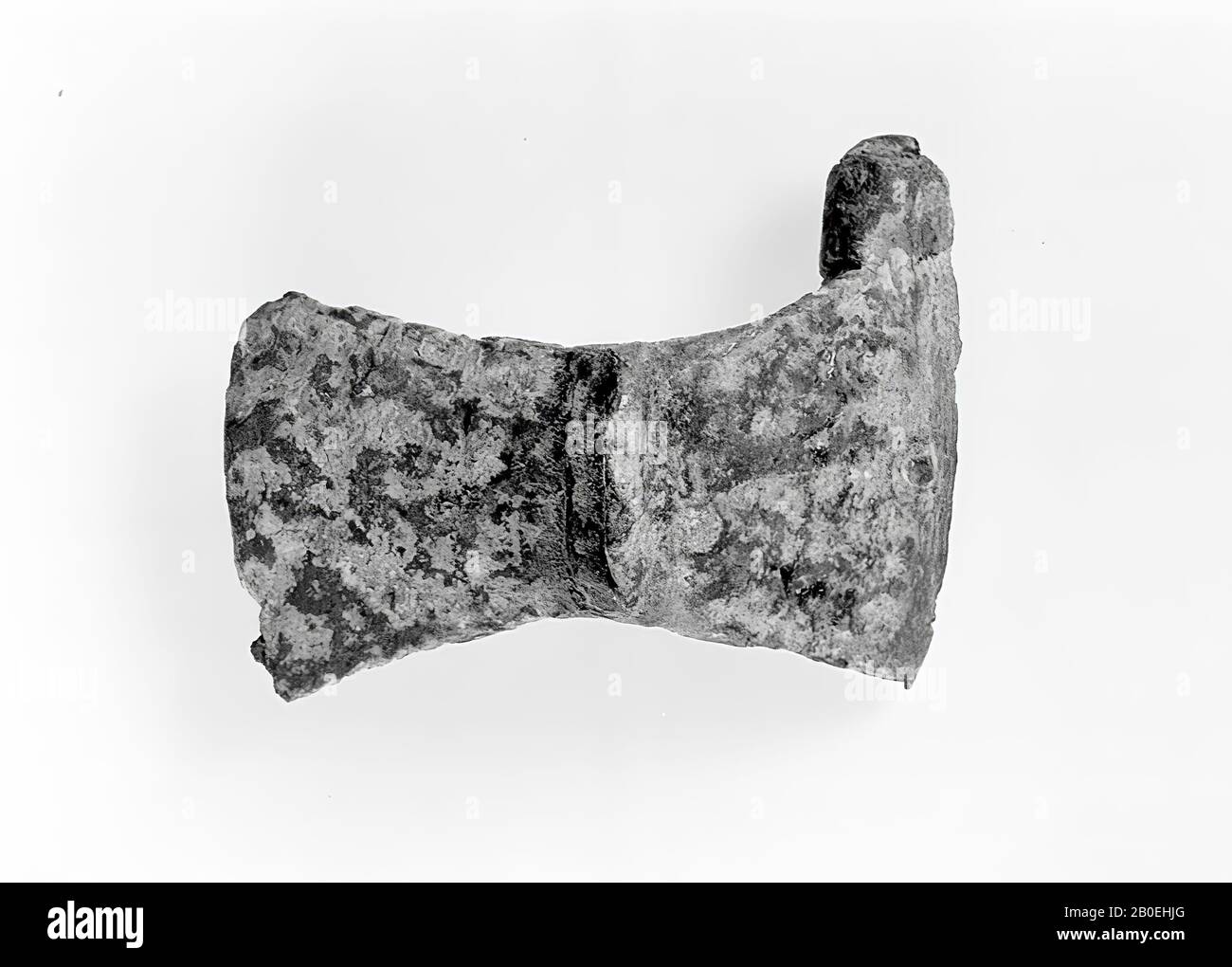 Bronze arch fibula hi-res stock photography and images - Alamy