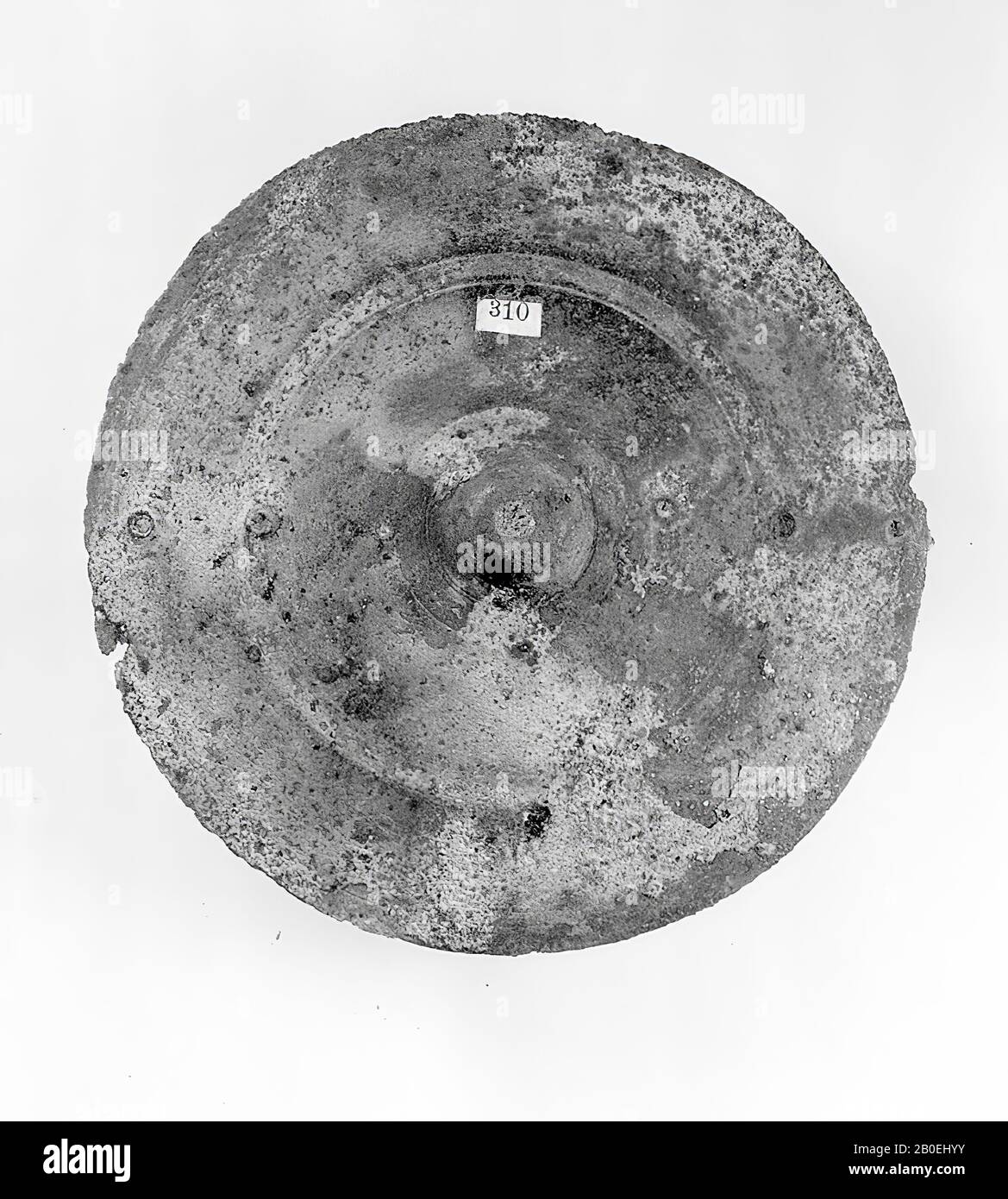 Roman shield hi-res stock photography and images - Alamy