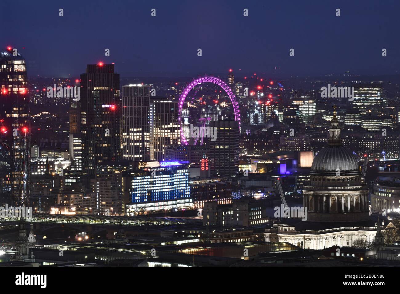 London landscape locations at night Stock Photo - Alamy