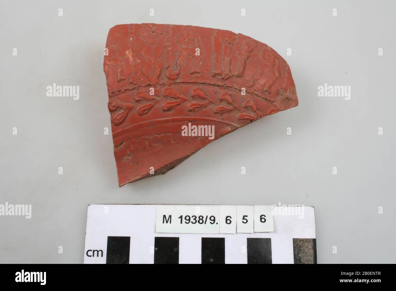 Roman pottery shard hi-res stock photography and images - Alamy