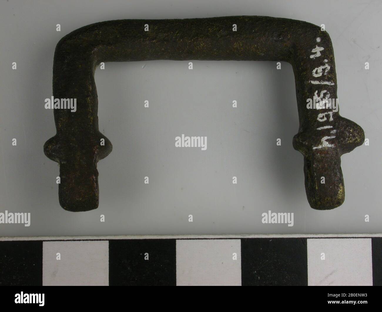 Bronze handle., handle, metal, bronze, length: 4,8 cm, roman 1-200 ...